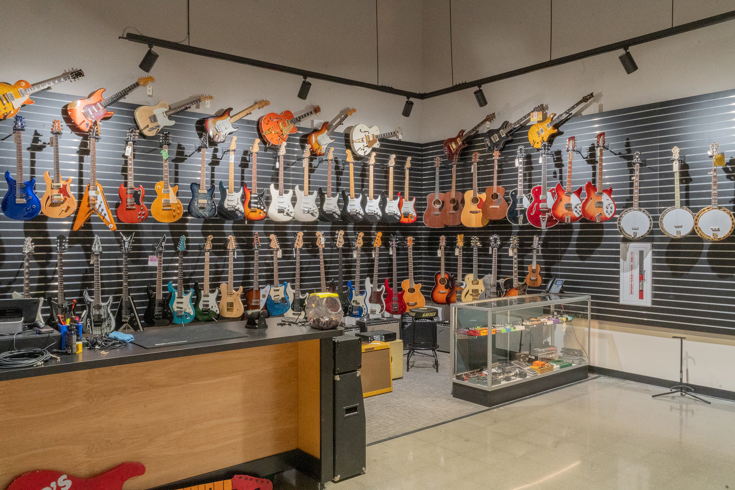 Skip's Music : Serving Musicians Since 1973